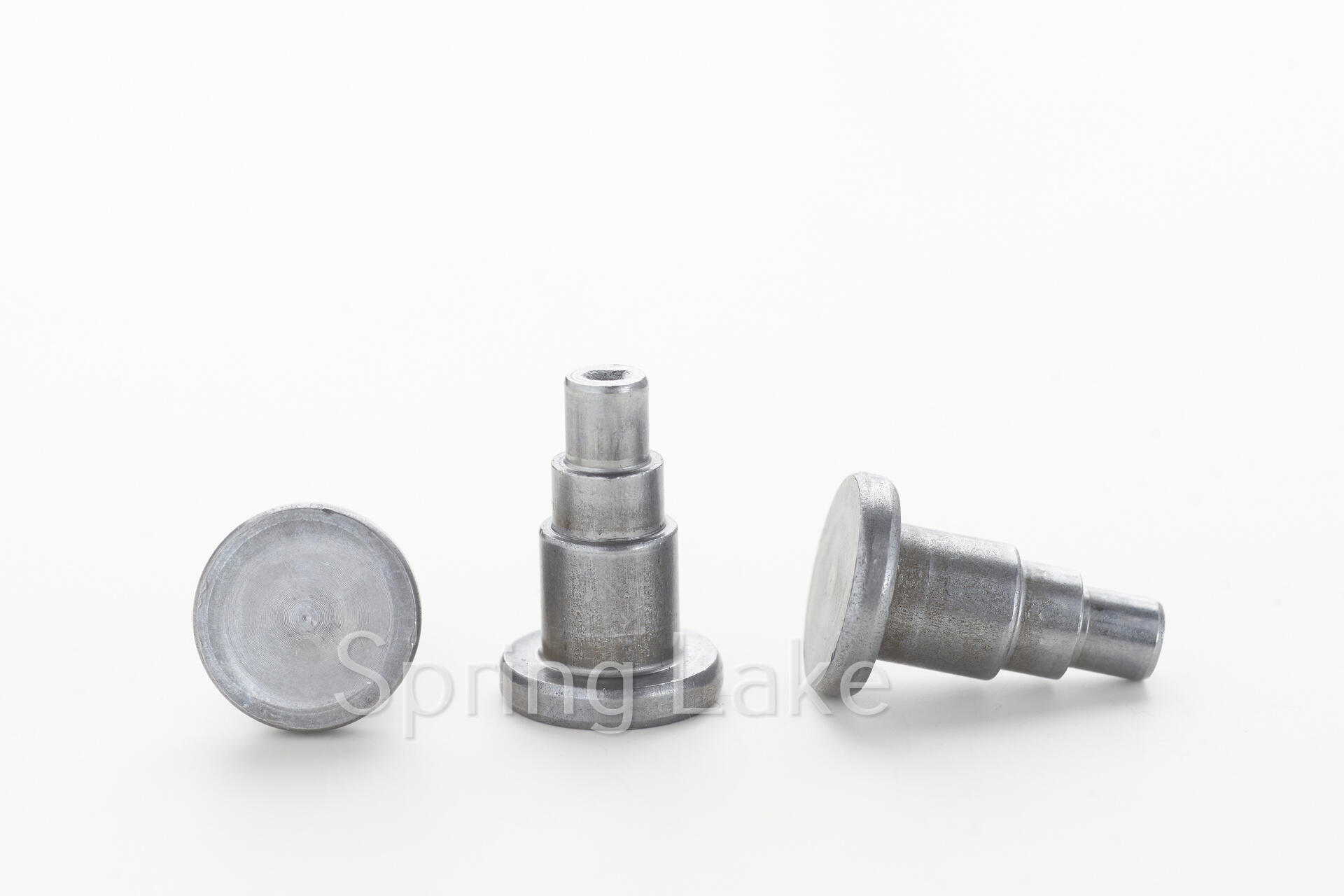 Collar head long step shoulder pin